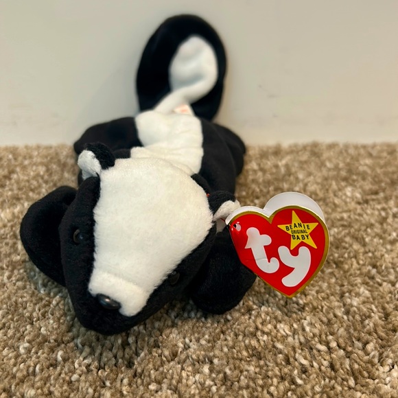 Ty | Toys | Rare Stinky The Skunk Beanie Baby | Poshmark